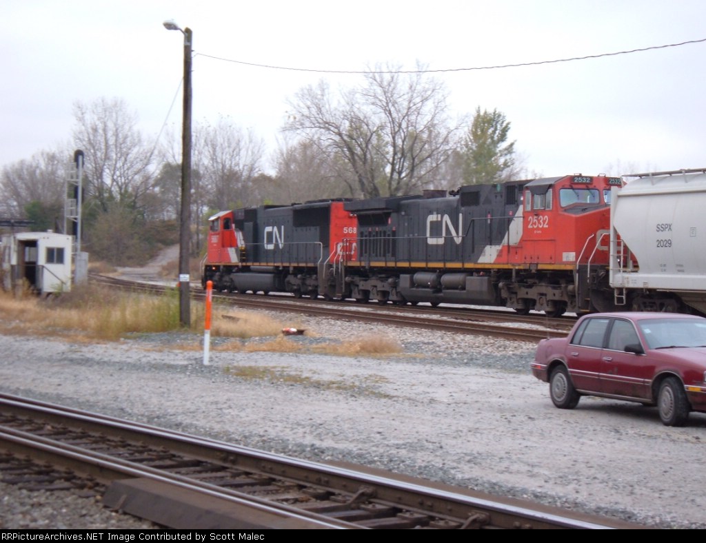 CN 5687 & 2532